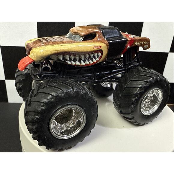 Spin Master | Toys | Monster Jam Monster Mutt Free Style Champion 64 ...
